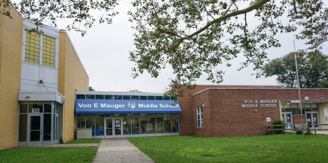 How many kids? – Inside – Middlesex